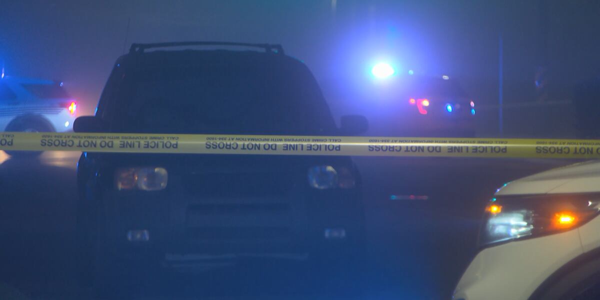 CMPD: Pedestrian hit, killed in Uptown; intersection reopened CMPD: Pedestrian hit, killed in Uptown; intersection reopened