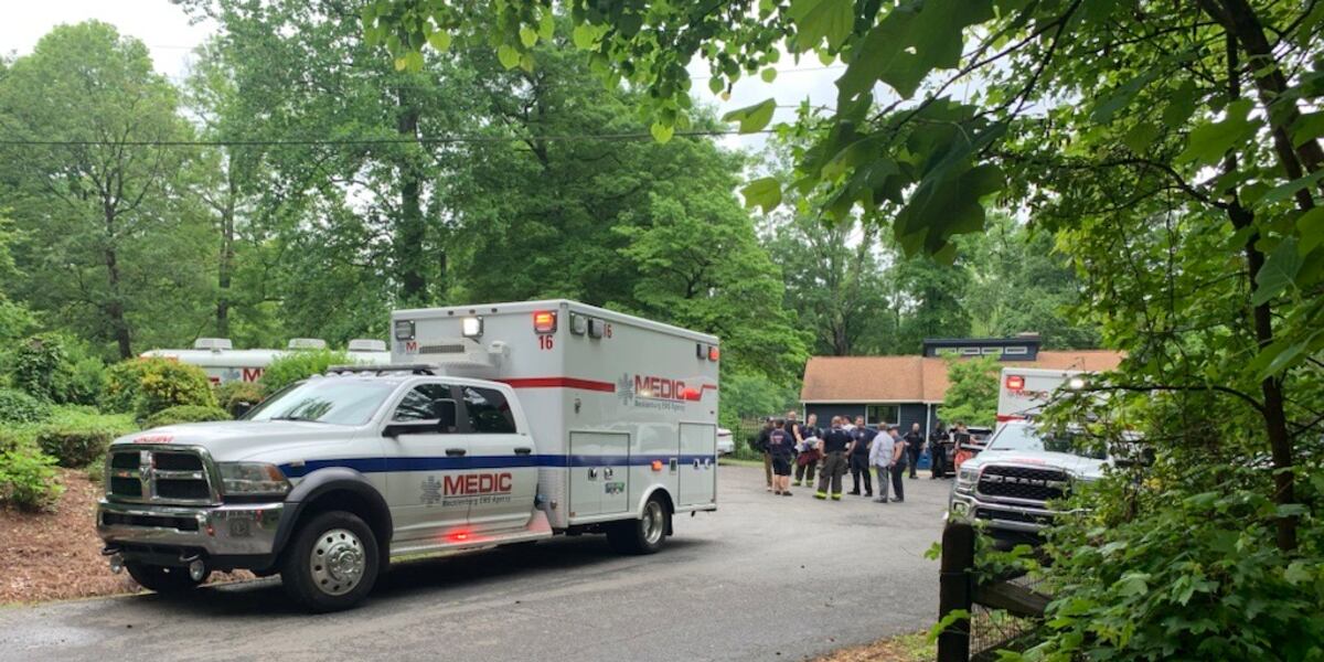 Multiple people hurt as 2-story deck collapses in west Charlotte Multiple people hurt as 2-story deck collapses in west Charlotte